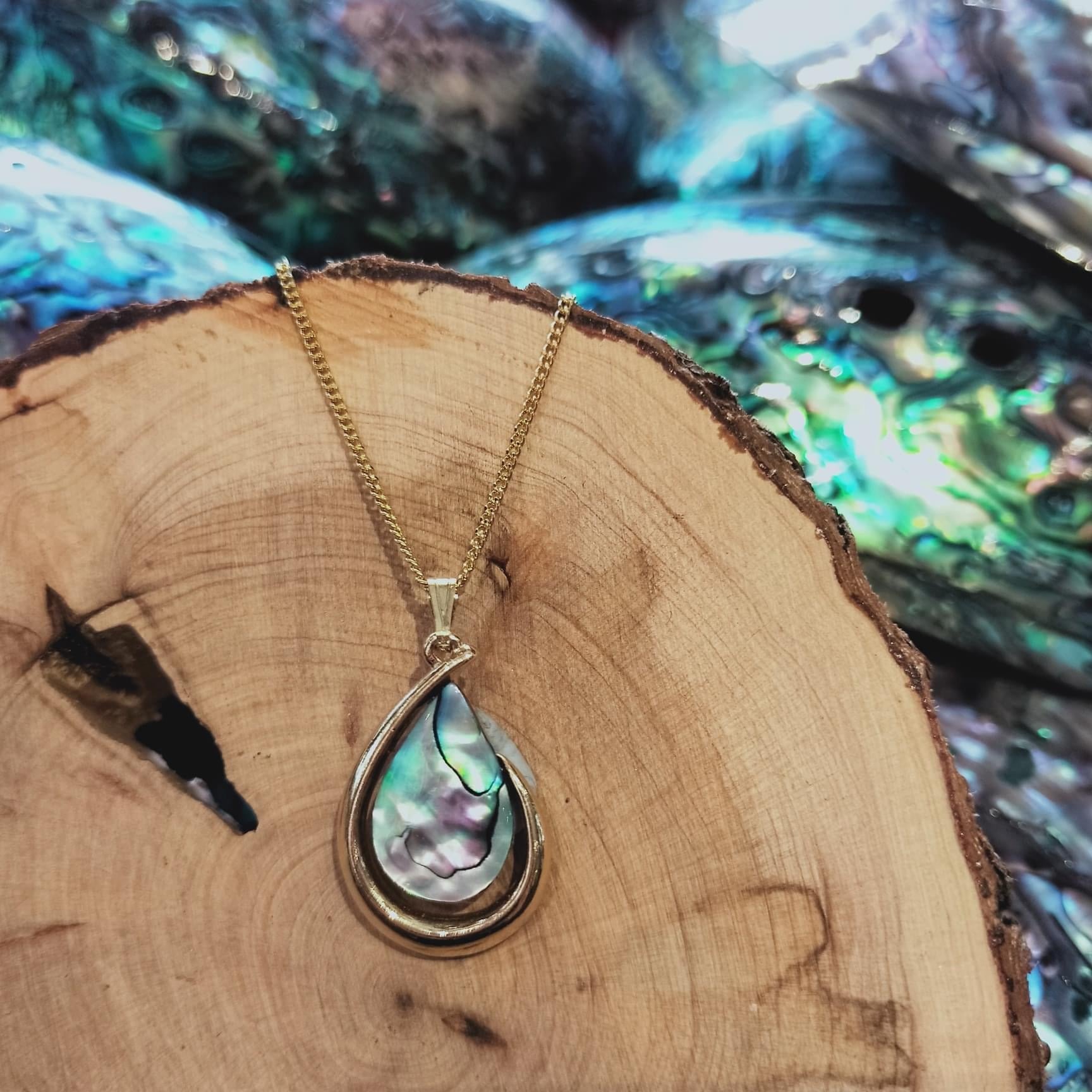Paua Shell Tear Drop Pendant – Gift Centre Queenstown